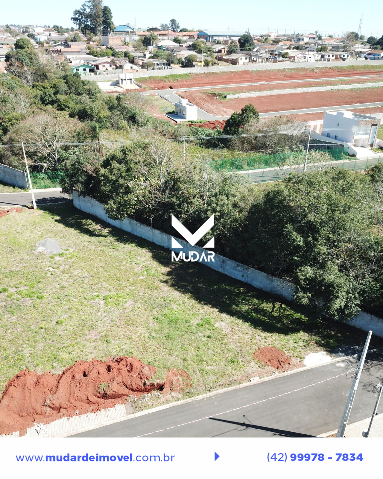 Terreno Duplo com 400 metros - Condomínio Van Wilpe.